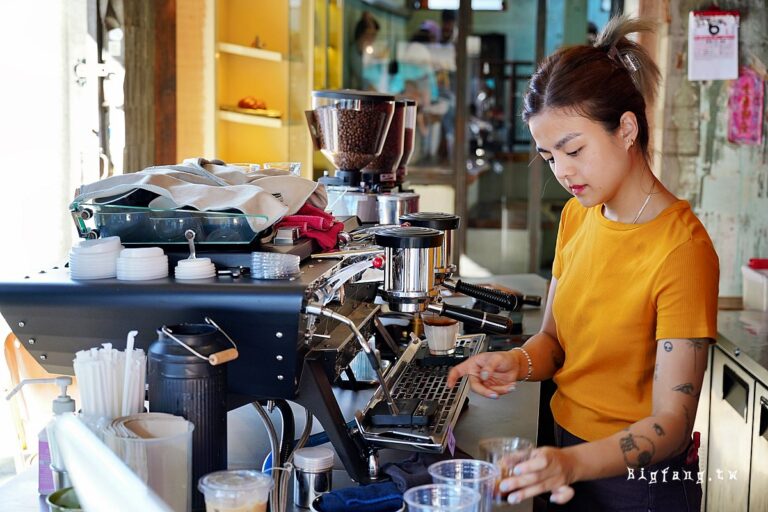 [清邁老屋咖啡] Brewginning Coffee @ 古城區藤編一條街的人氣打卡咖啡店,不定期樂團演出 - 樂活的大方